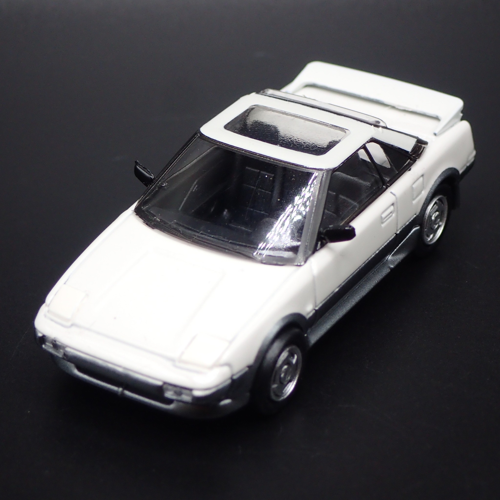 1984-1989 TOYOTA MR2 MK1 RARE 1/64 SCALE COLLECTIBLE DIORAMA DIECAST ...