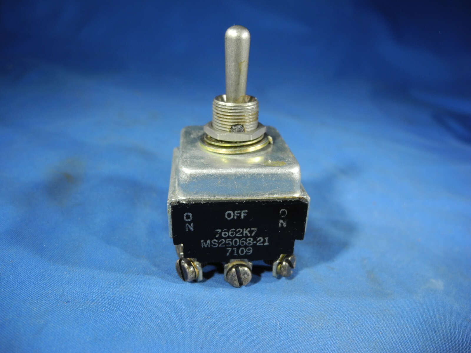 Toggle Switch CH P/N MS25068-21 7662K7 (FREE & FAST SHIPPING) | eBay