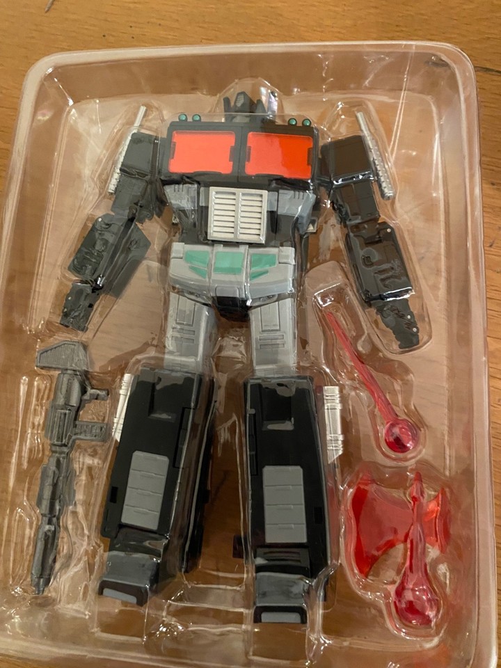 Transformers Studio Series 86 Nemesis Prime (Black Optamus). KO Iron ...