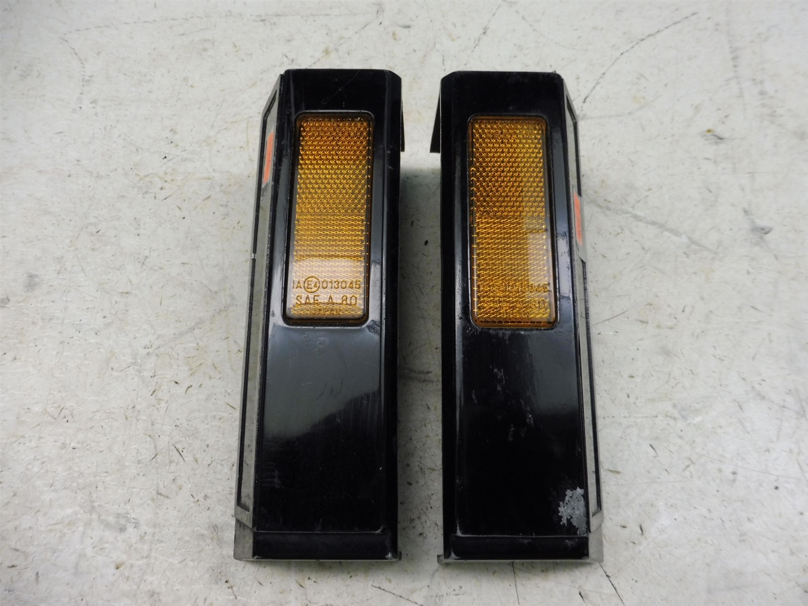 1985 Honda VF500C Magna V30 H1094-1' radiator side cover trim set pair ...