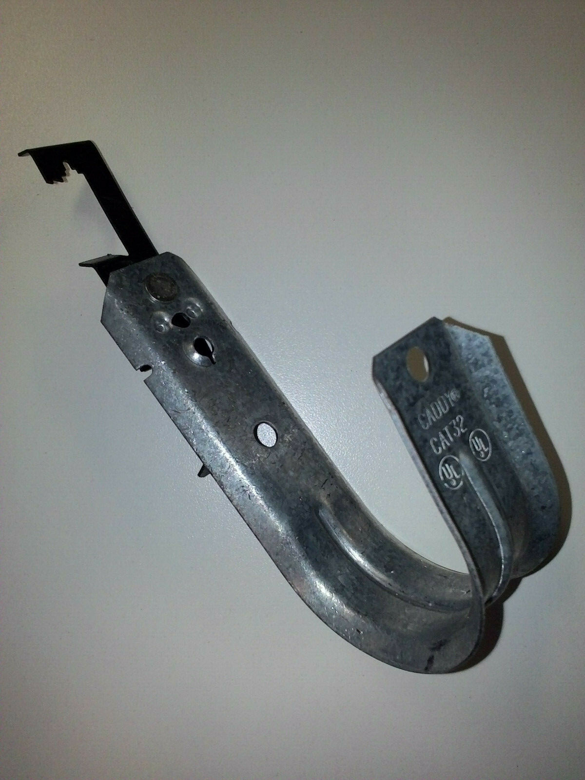 Caddy Fastner CAT324Z34 Cable Hanger Bracket For Wire, Threaded Rods or ...