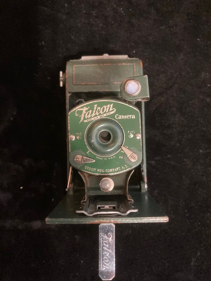 RARE! VINTAGE FALCON Camera folding camera by Utility Mfg. Co. New York ...
