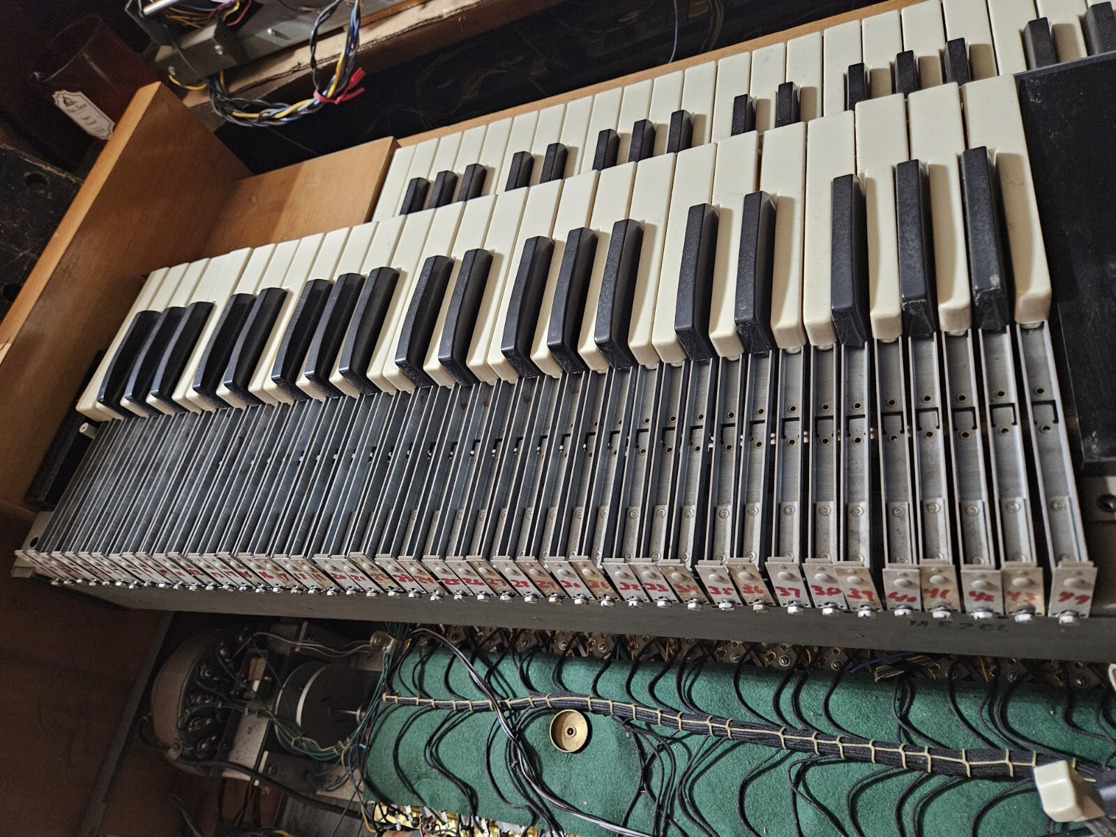 Vintage Hammond electric organ M-3 Upper Manual Keys | eBay