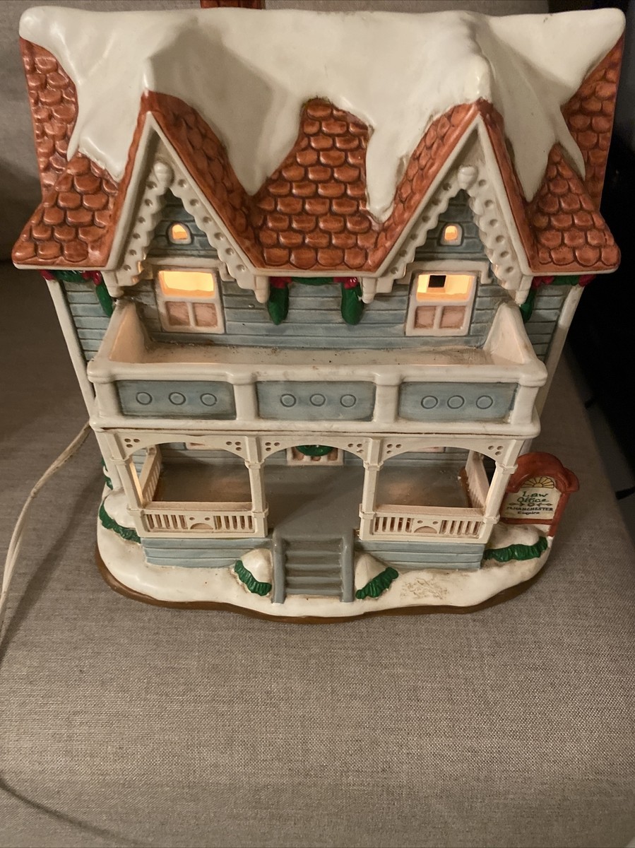 Colonial Christmas House A Colonial New England Style Front Door