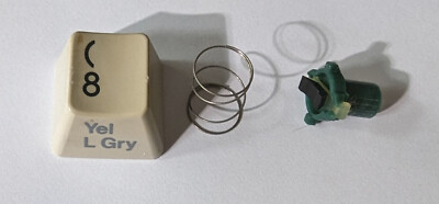 Commodore 128 (not D version) replacement '8/(' keycap w/plunger and ...