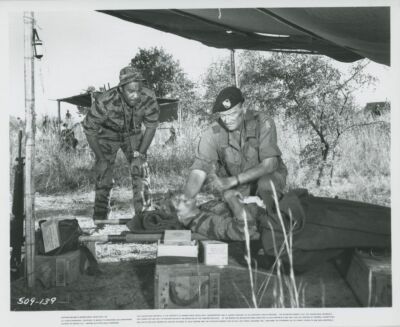 JOHN WAYNE RAYMOND ST. JACQUES THE GREEN BERETS 1968 PHOTO ORIGINAL #10 ...