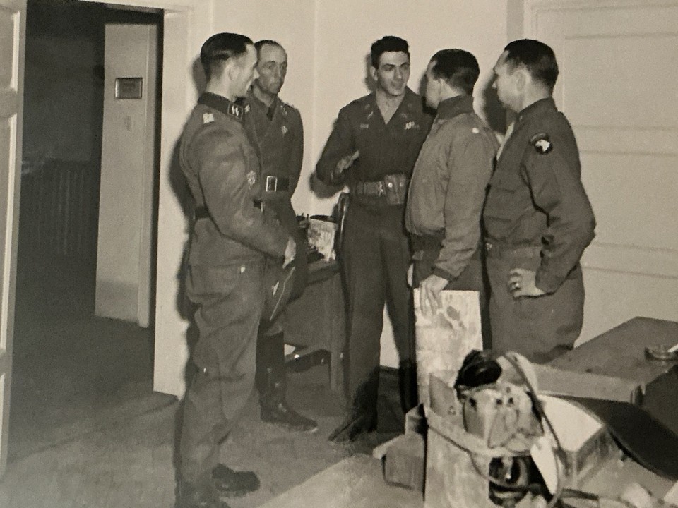 WW2 signal corps photo 101st Airbourne Officers with German Elite ...