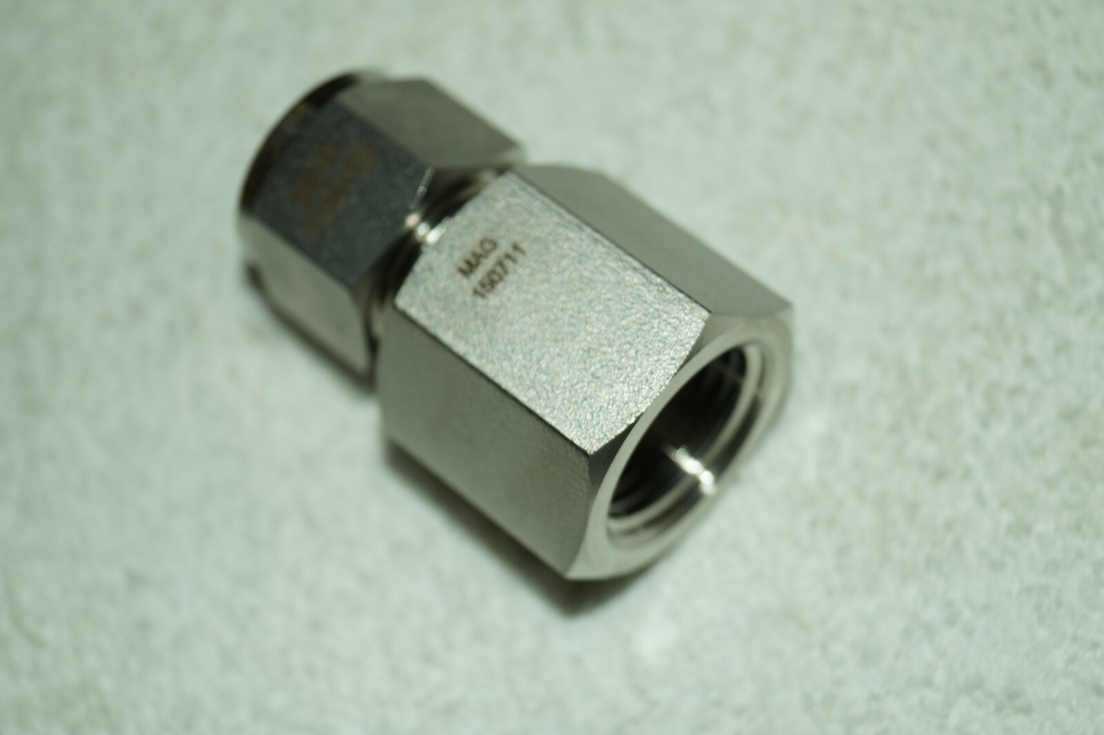 Fitok Female Connector 1/2 in. Tube OD x 1/2 in. Female NPT (SS-CF-FL8-NS8) | eBay