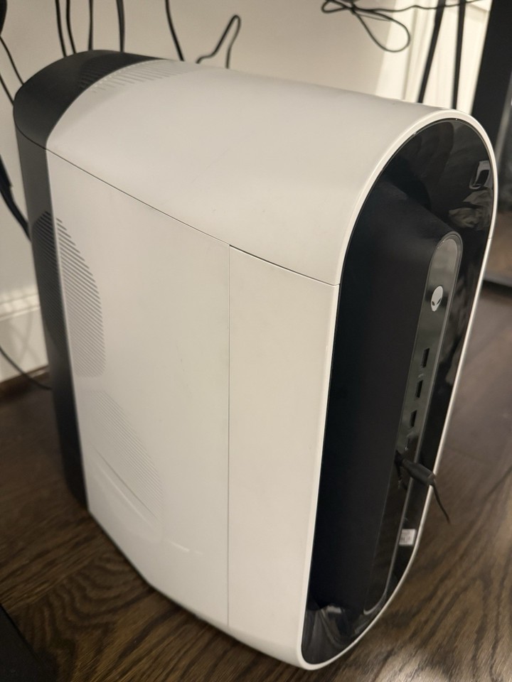 alienware aurora r11 gaming pc 16gigs i7 10700k great condition | eBay