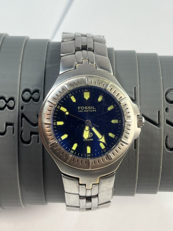 Fossil Blue AM3299 40mm Blue Faced Wristwatch with new battery. | eBay