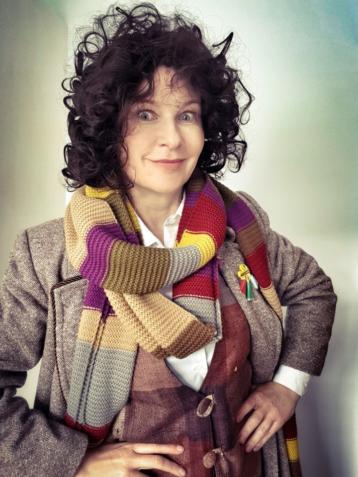 Doctor Who Scarf - Official BBC Gift Dr Who 4th Doctor Tom Baker Scarf ...