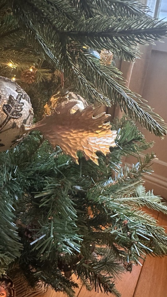 Three Stunning Gisela Graham Golden Christmas Decorations Of Beautiful ...