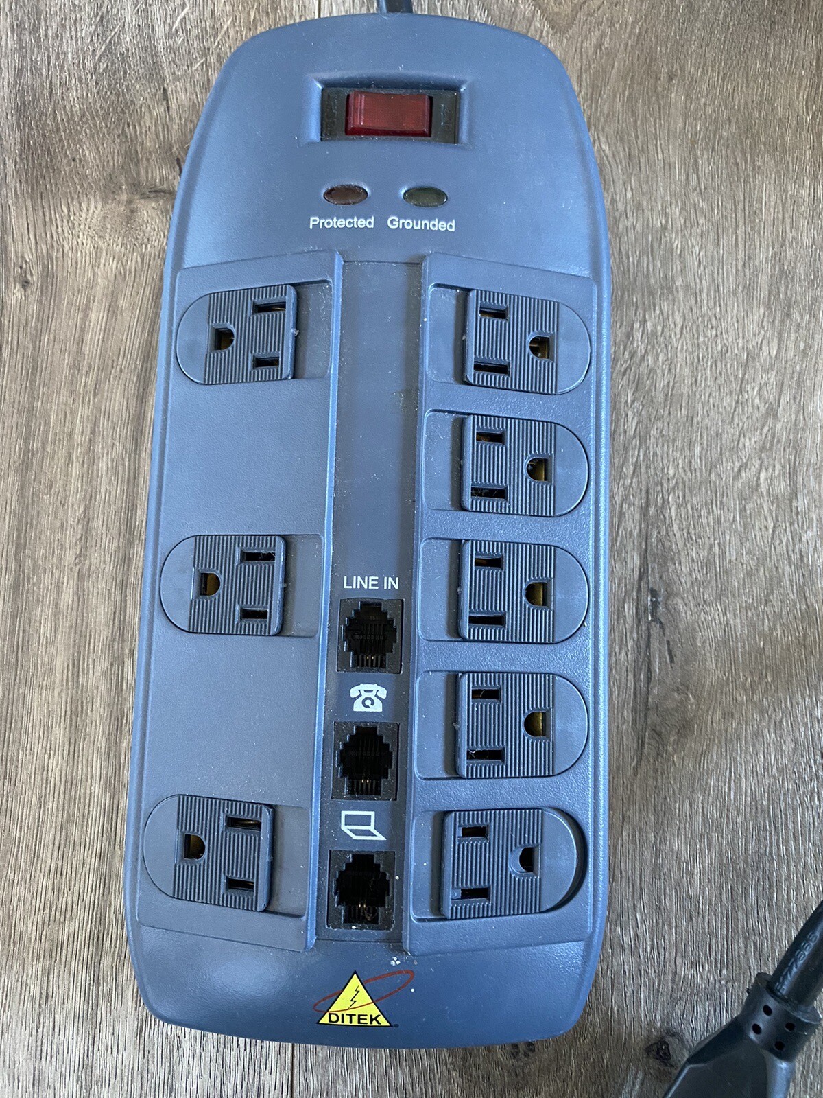 DITEK 8-Outlet Surge Protector with RJ11 Modular Jack 6' Cord DTK-8FF ...