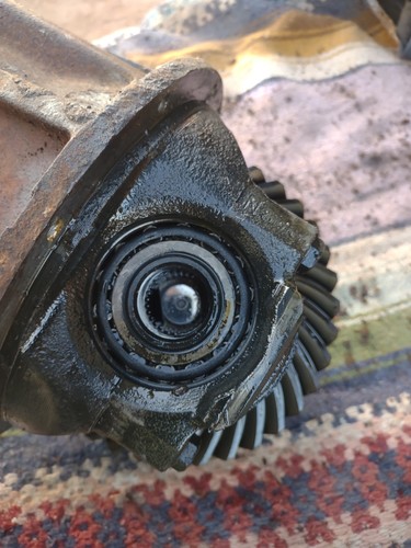 1976 DATSUN 620 PICKUP TRUCK REAR AXLE DIFFERENTIAL HOUSING CHUNK GEAR ...