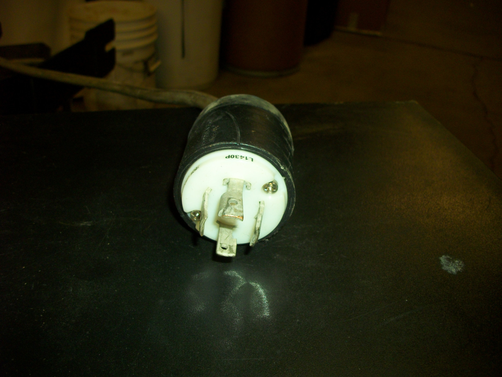 Studio Due Dominator Light HMD 6600 6,000 Watt outside Multiray Effects ...