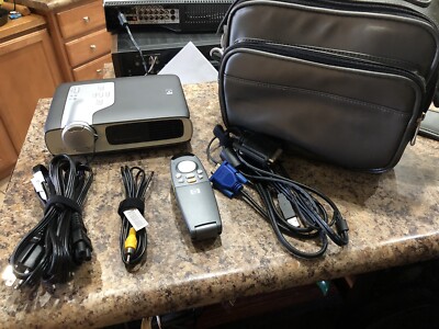 HP SB21 DLP Digital Projector, all cables, remote and case | eBay