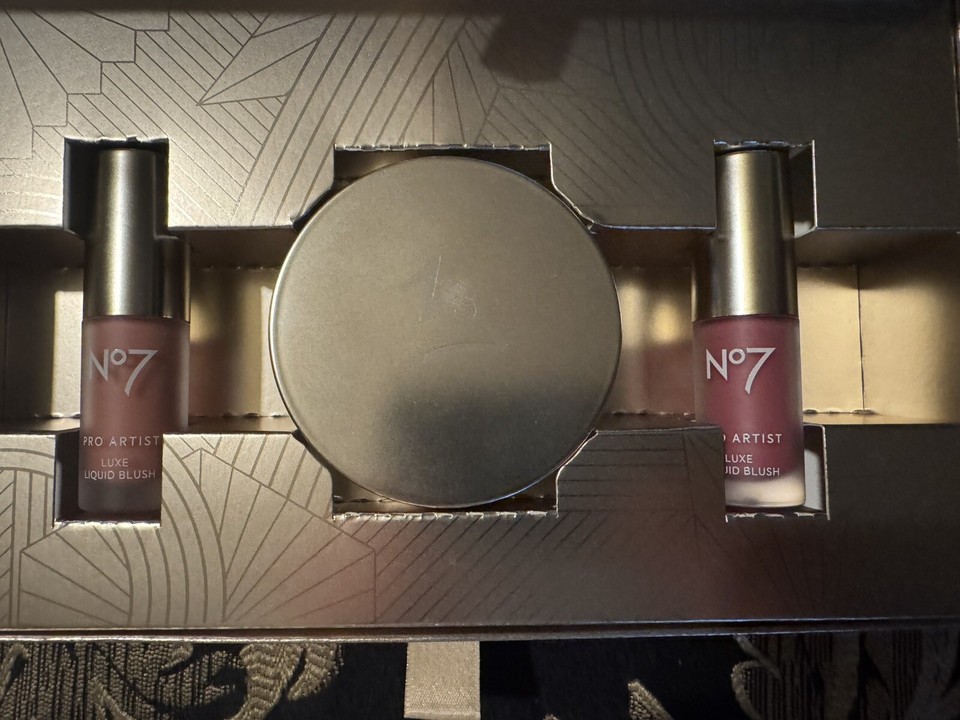 No7 Pro Artist Beauty Vault Gift Set BRAND NEW content Worth £118 NEW ...