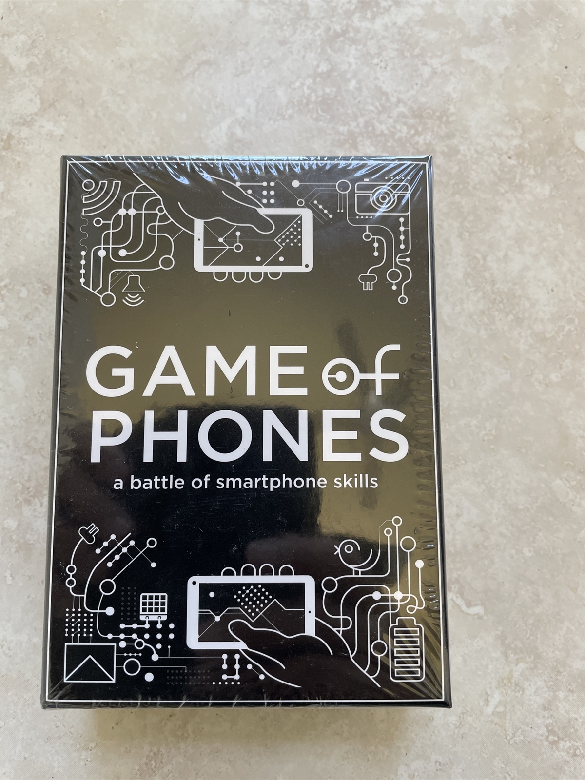 Game of Phones Card Game: a battle of smartphone skills-A 852468006380 ...
