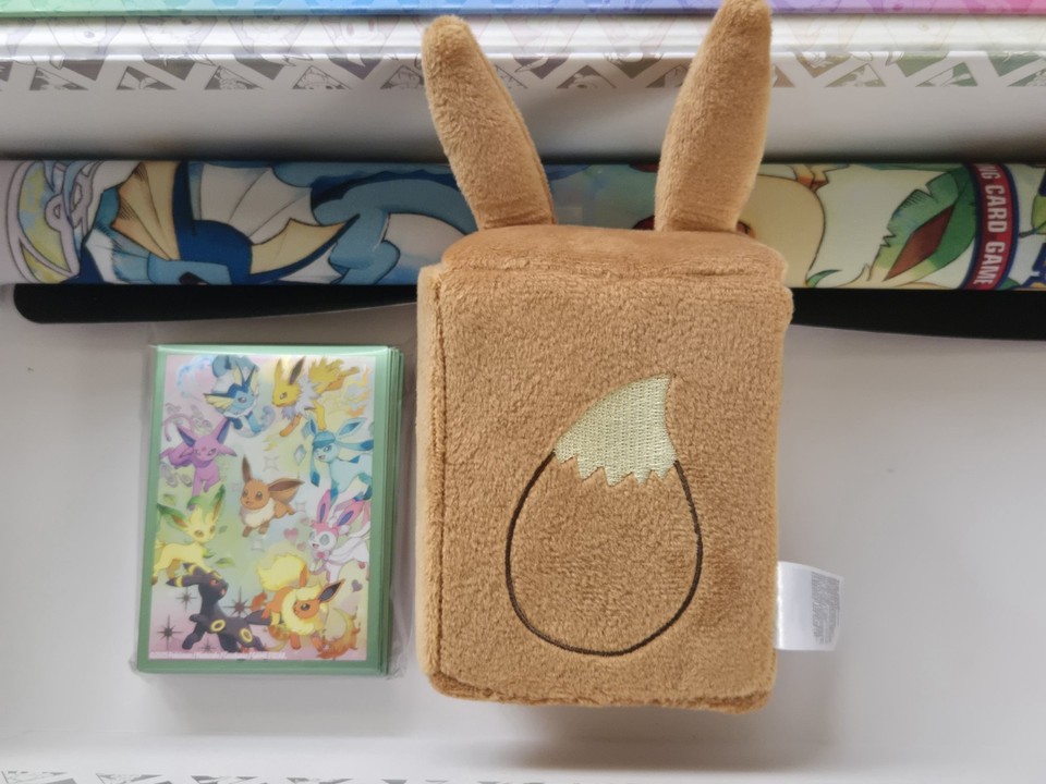 Pokémon TCG: Prismatic Evolutions SPC Eevee Deck Box And Play Mat New ...