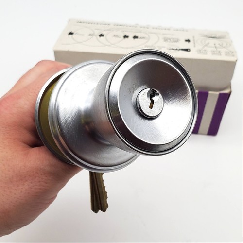 Falcon Door Knob Entry Lock Satin Chrome 26D Beverly Keyed 520 DL NOS ...