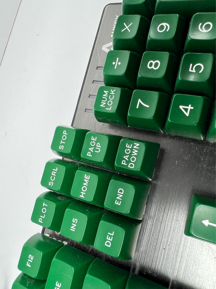 GENUINE Signature Plastics KEY CAP SET Fits a 104 keyboard NUCLEAR DATA ...