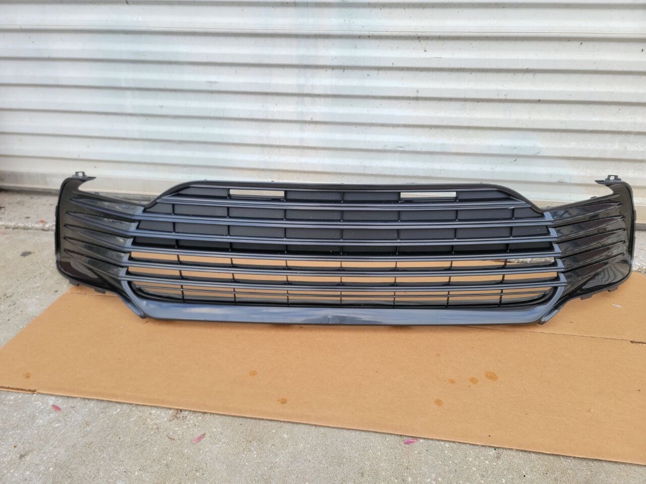 2021 2022 Toyota Camry LE XLE OEM Lower Bumper Grille 53113-06040 53113 ...