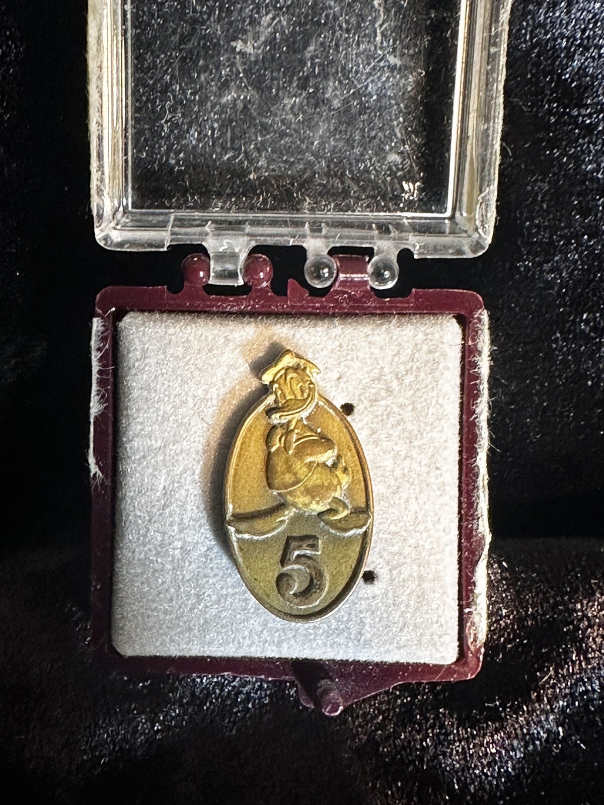 Disney Cast Member Service Award 5 Years Donald Duck Pin ( Retired ) | eBay