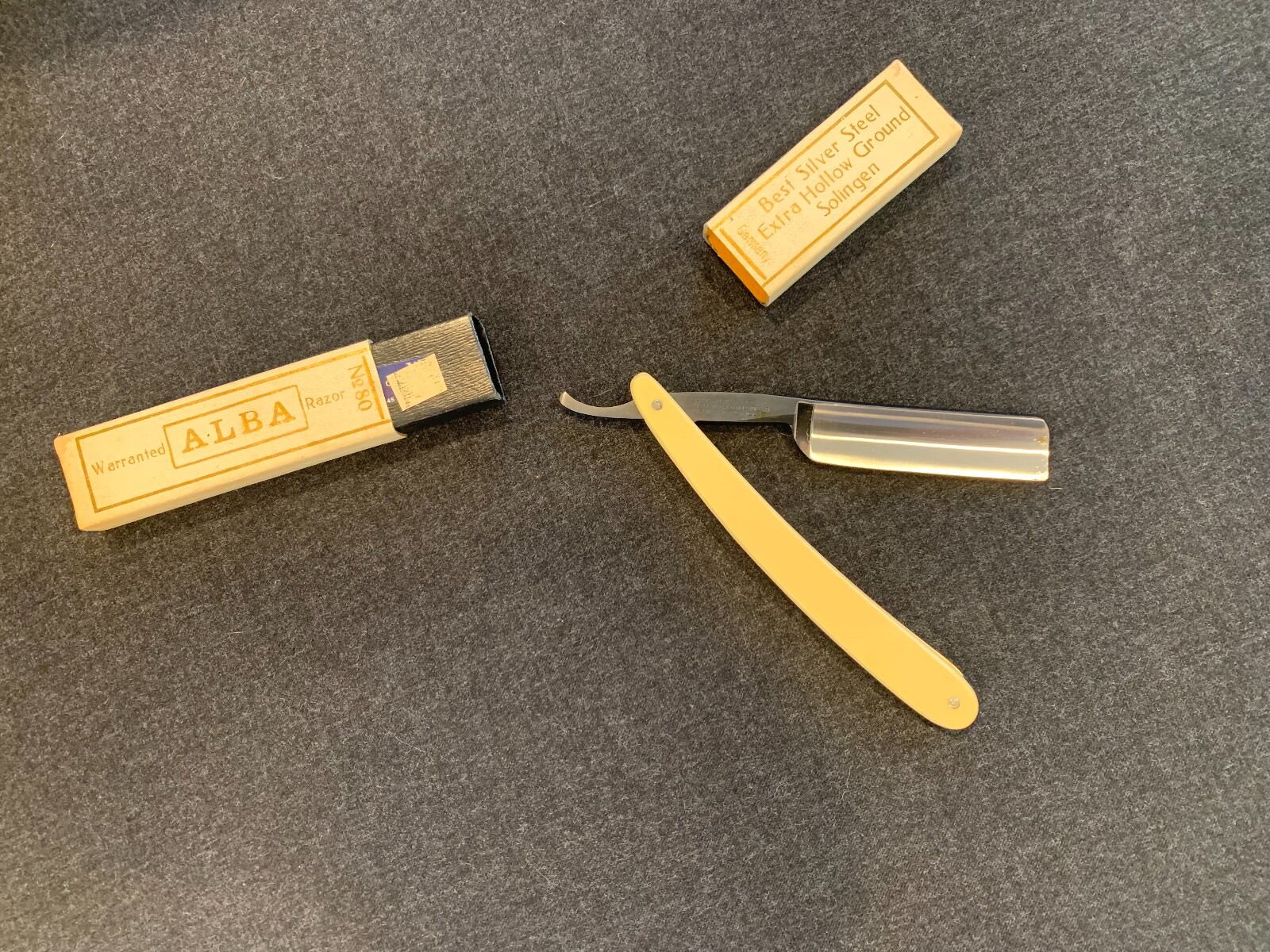 1st HALF 20TH CENTURY "ALBA" STRAIGHT EDGE RAZOR #80 WITH ORIG. CASE ...