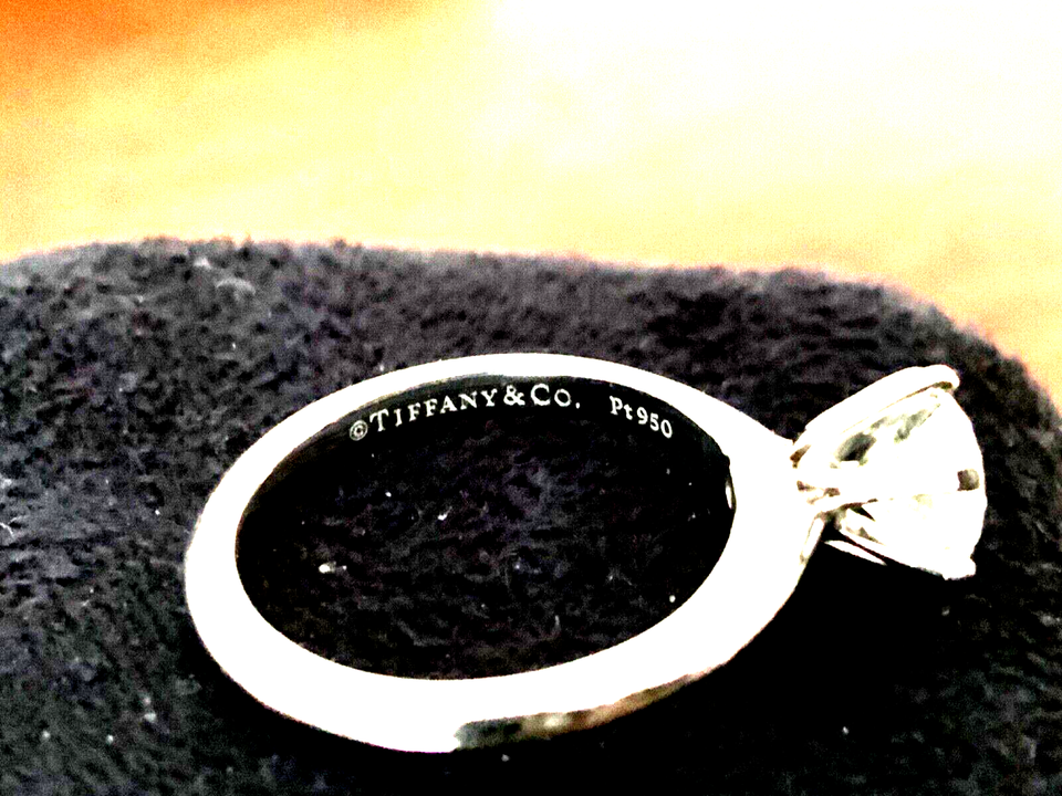 Tiffany & Co Platinum and Diamond Round Engagement Ring 1.03 CT I VS1 ...