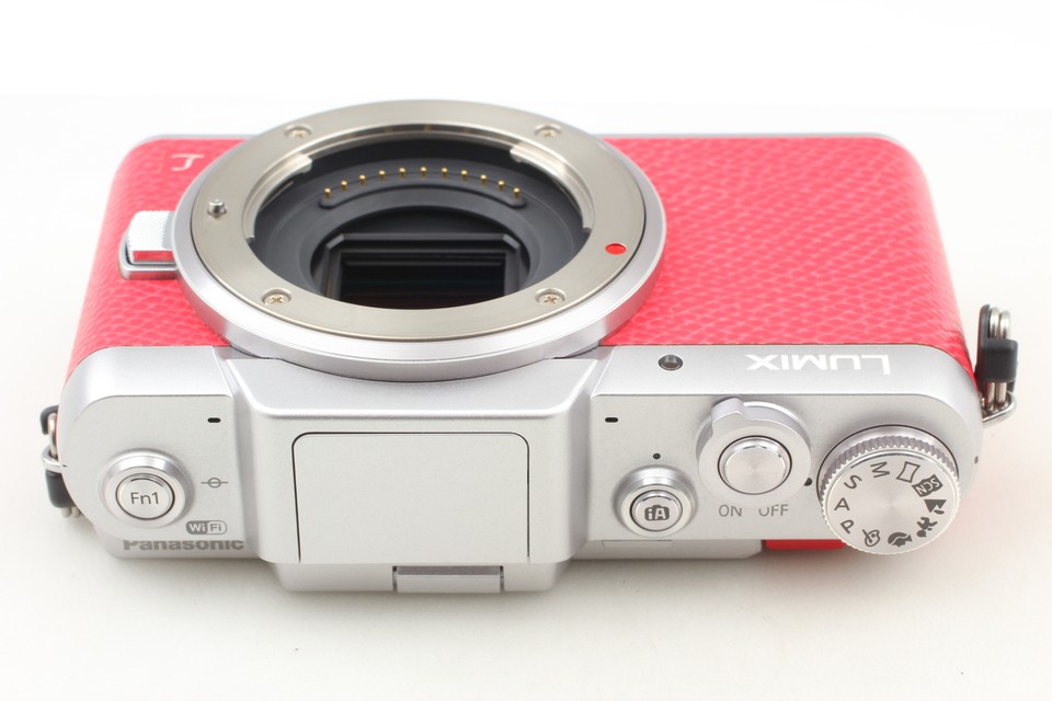 [Near MINT+] Panasonic LUMIX DMC-GF7 Body 16.0 MP Mirrorless Camera ...