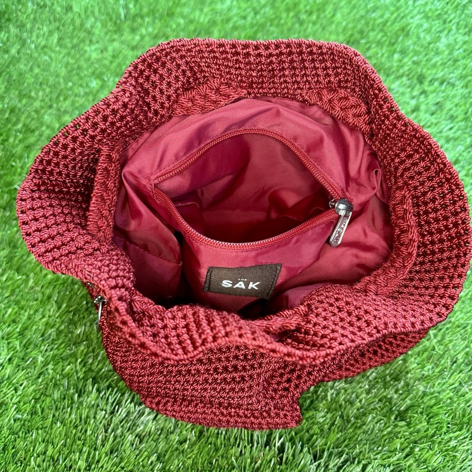 VTG The Sak Red Crochet Drawstring Backpack Knit EUC School Shoulder ...