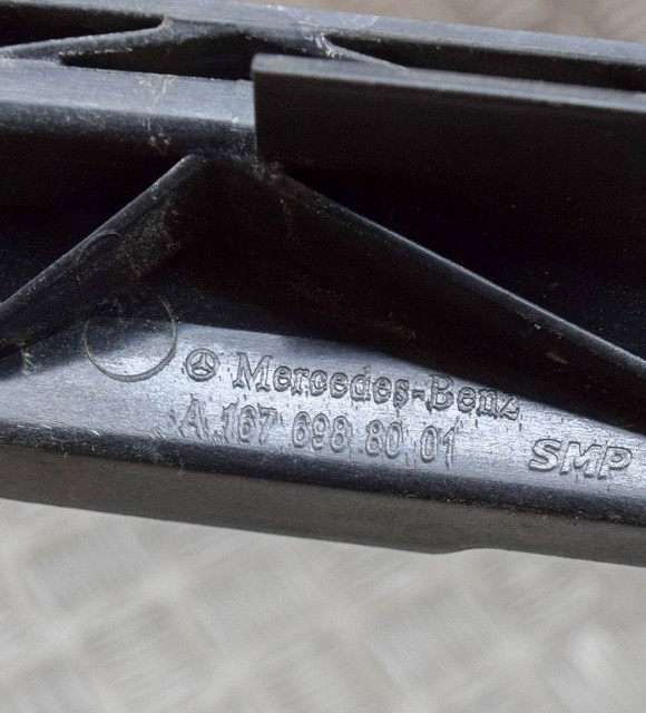 MERCEDES-BENZ GLE W167 350DE Front Left Side Sideskirt Holder ...