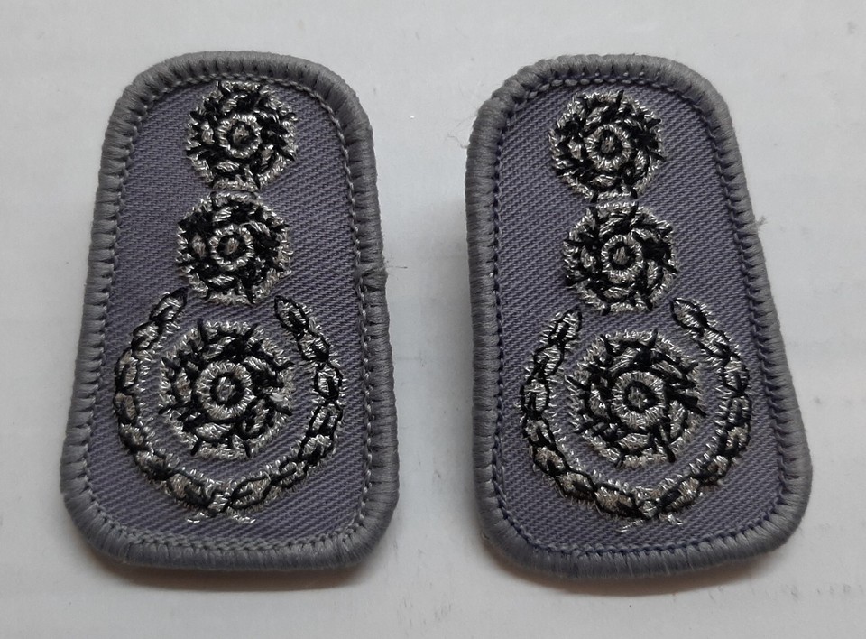 Impeller Laurel Wreath Rank Collar Badges on Grey With Metal Clip ...