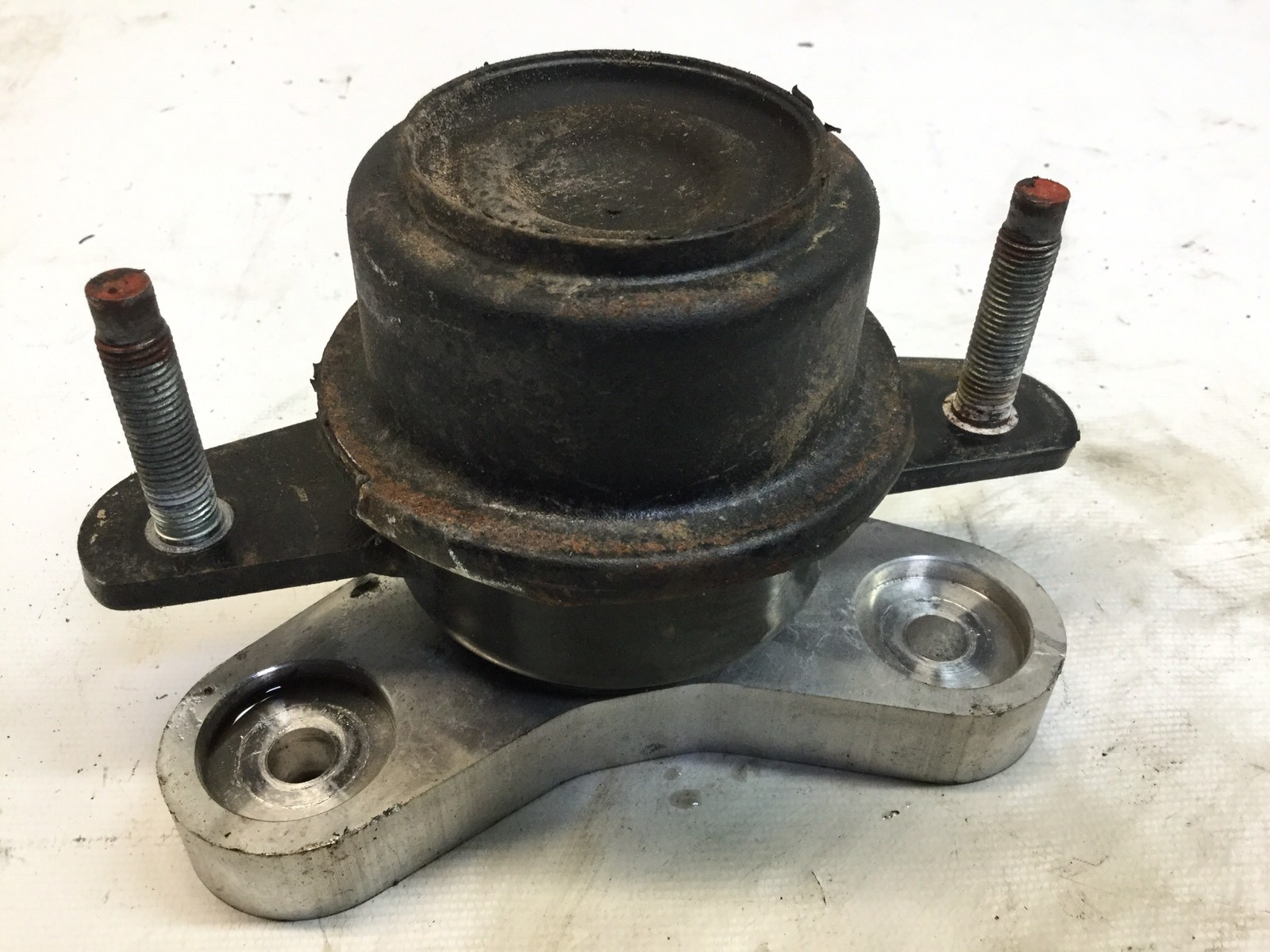 11 12 13 INFINITI M37 TRANSMISSION MOUNT MOUNTING BRACKET I | eBay