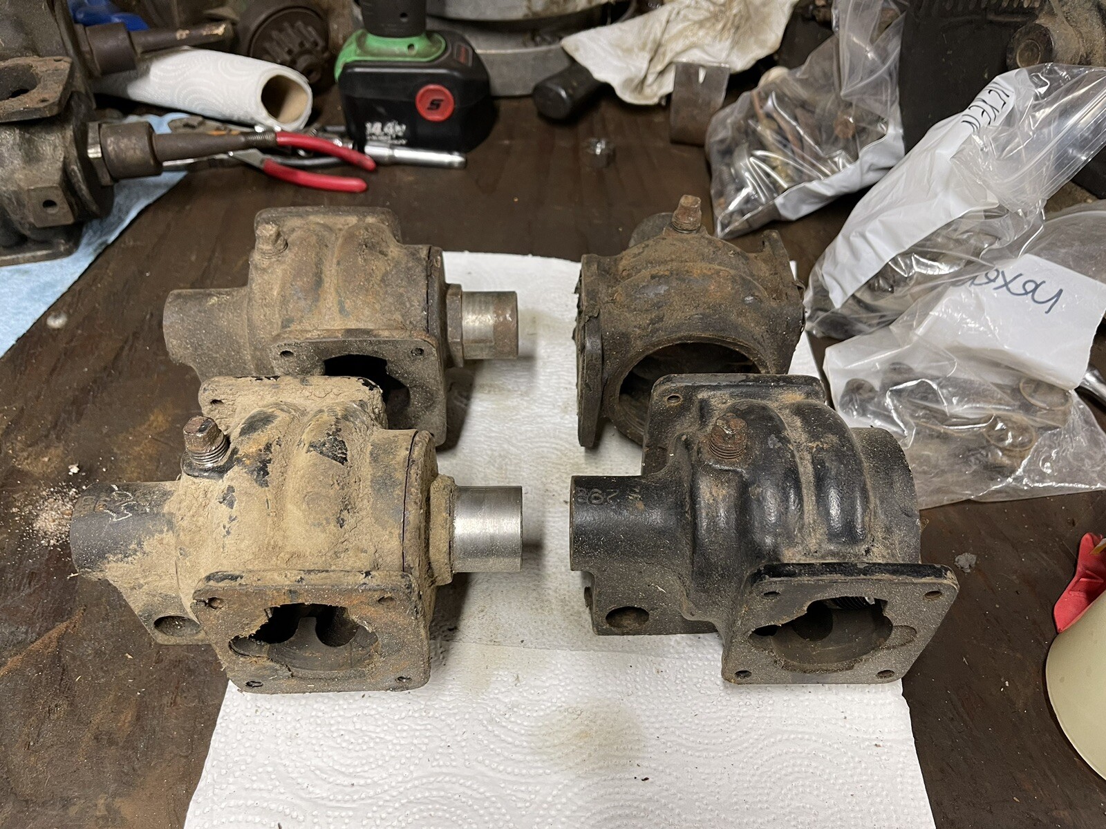 Antique Vintage Maytag Gas Engine Twin Cylinder Hit Miss Crankshaft ...