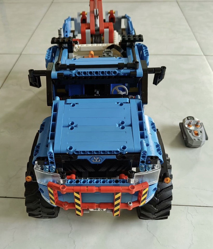 LEGO Technic 42070 6x6 All Terrain Tow Truck 100% Complete W ...