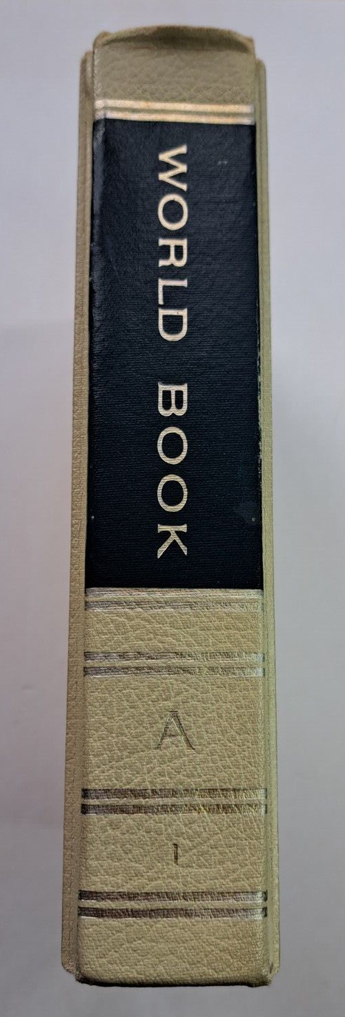 Vintage - The World Book Encylopedia Volume 1 "A" - 1967 - Good ...