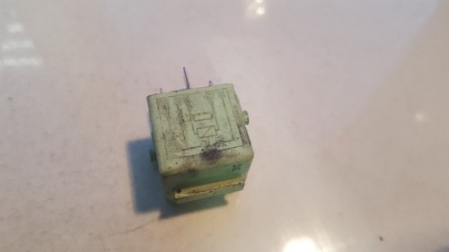 61368373700 61.368373700 6136-8373700 Relay module for BMW 5-Ser ...