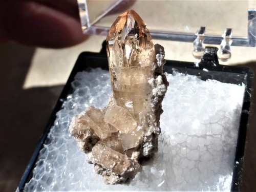 (9) Champagne colored TOPAZ crystal specimen Thomas Range Utah 2.37 ...