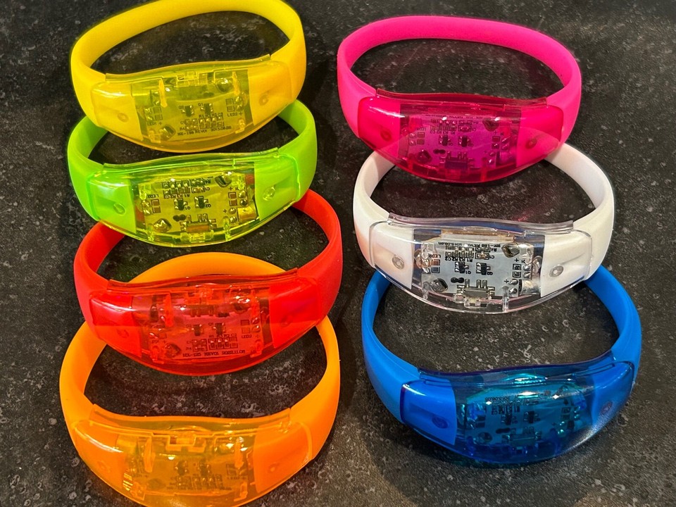 BANGLE BRACELET FLASH GLOW BAND LIGHT-UP EL LED MOTION SOUND ACTIVATED ...