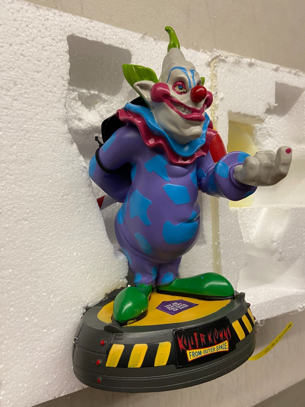Killer Klowns From Outer Space Jumbo Figure Statue - Spirit Halloween ...