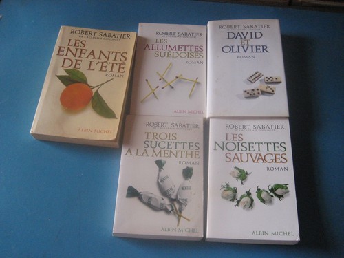 5 livres R. Sabatier les enfants de l'été, trois sucettes à la menthe ...