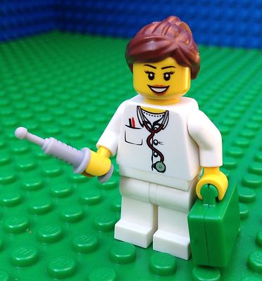 Lego City Town FEMALE DOCTOR Medical Bag Needle Syringe Minifigure ...