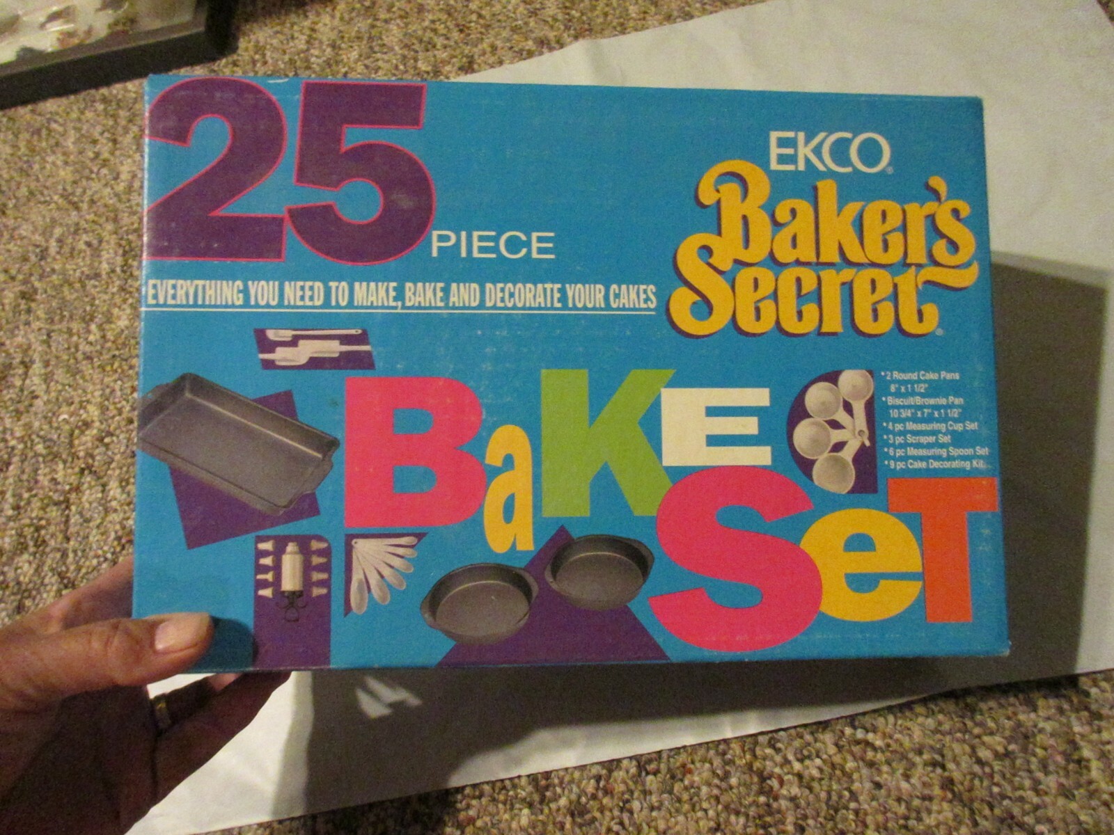 2 EKCO Bakers Secret Round Cake Pans 9x1.5 Non Stick Finish Baking USA ...
