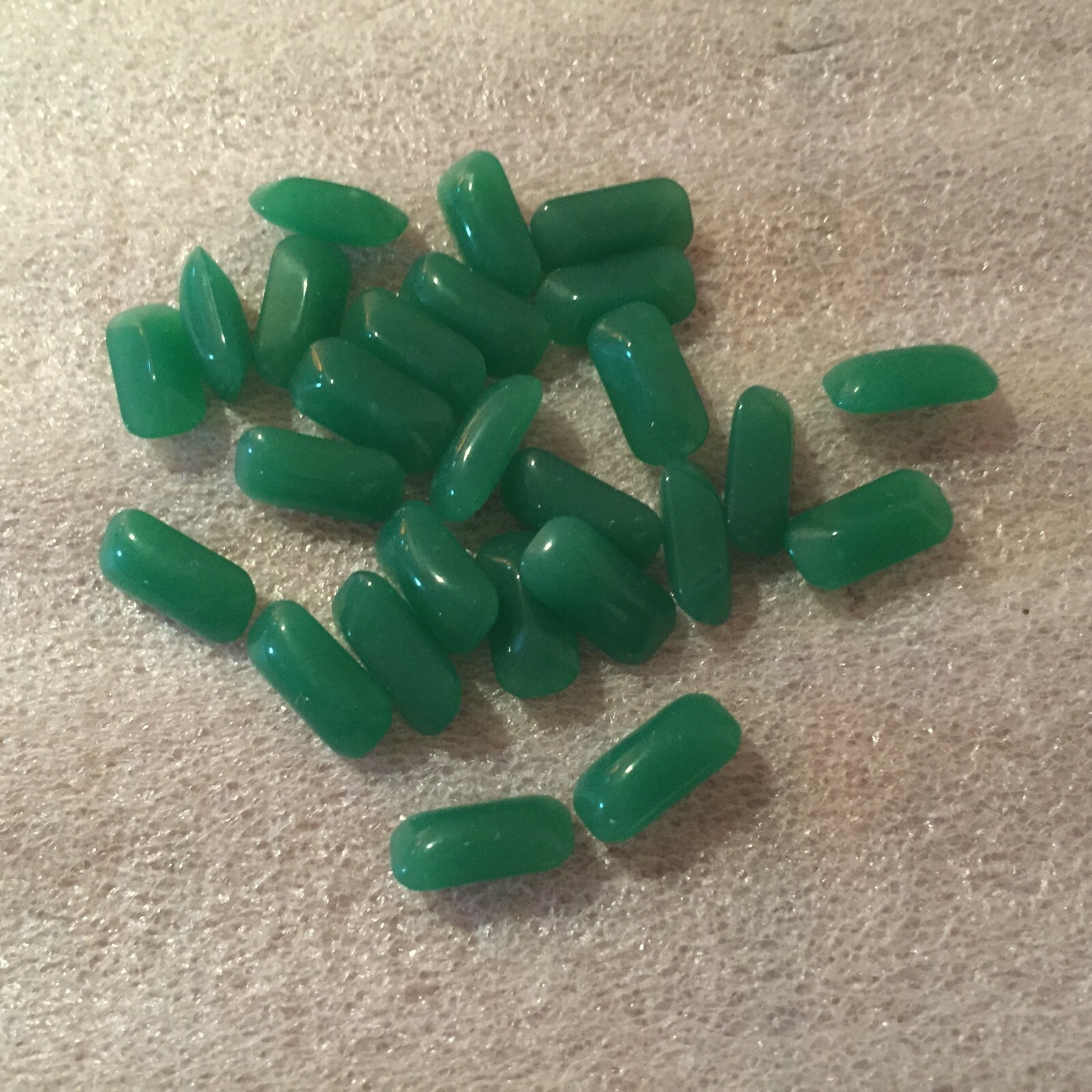 AW526 Vintage 10x5mm jade glass octagons,curved top,faceted back ...
