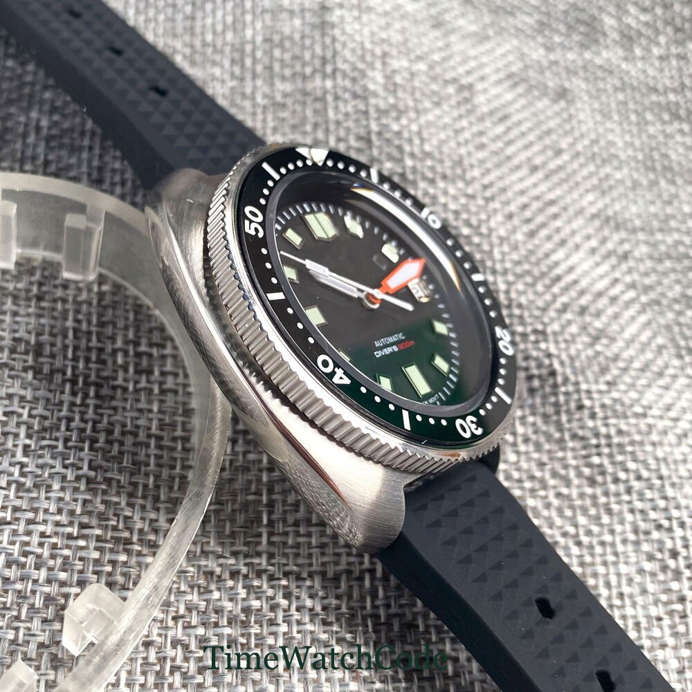 Automatic Watch For Men 200m Diver NH35A Date Sapphire Crystal Tandorio ...