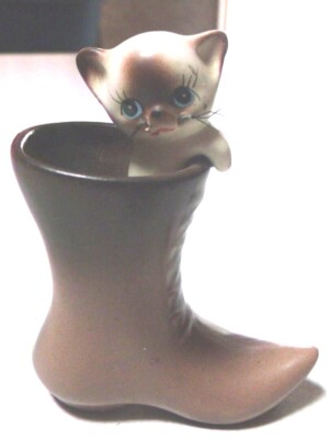 VINTAGE PORCELAIN LEGO SIAMESE KITTY CAT IN BROWN BOOT 3 INCHES TALL | eBay