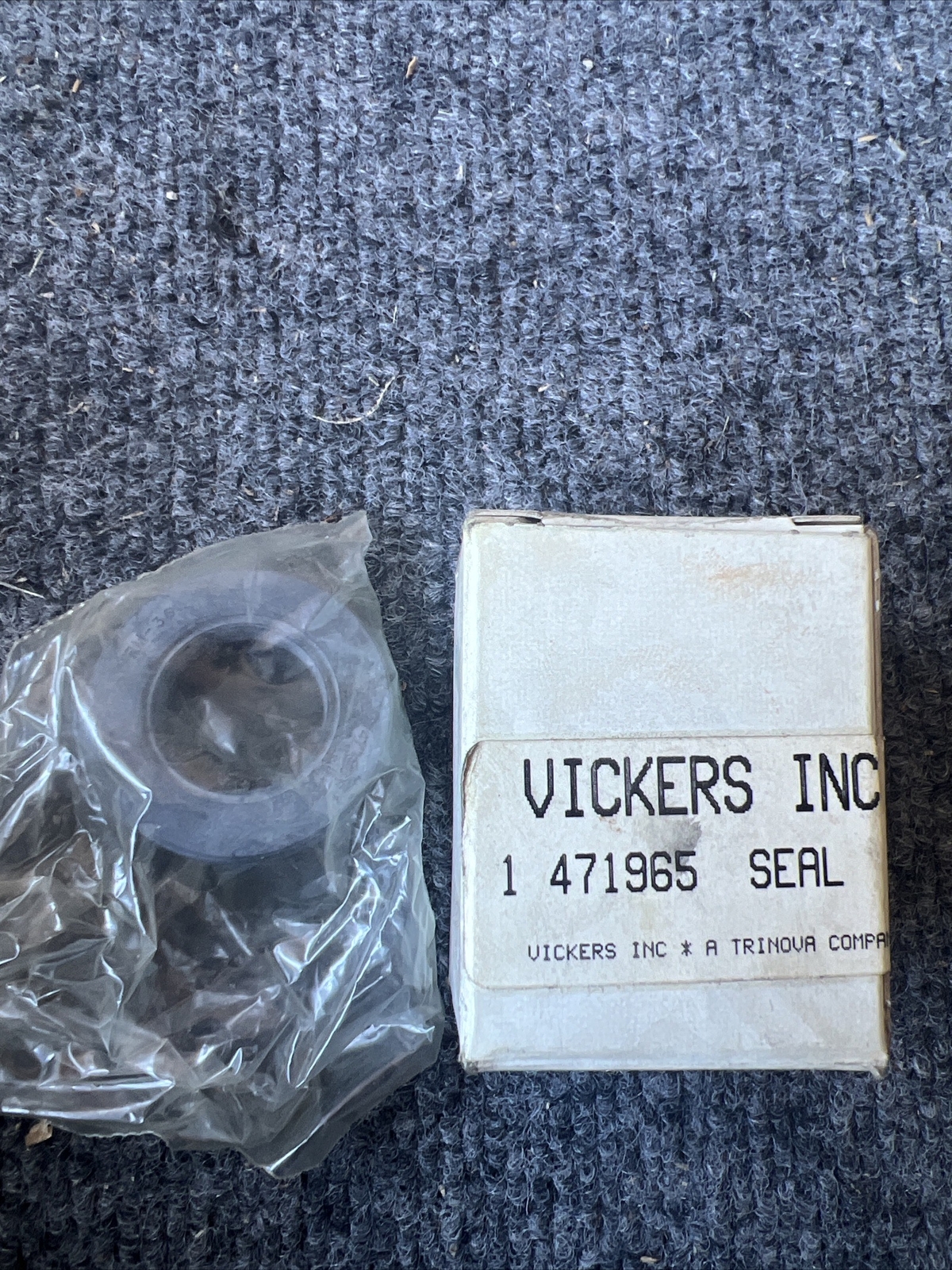 REPLACEMENT FOR VICKERS PISTON PUMP PVE19/21 - TA1919 SHAFT SEAL ...