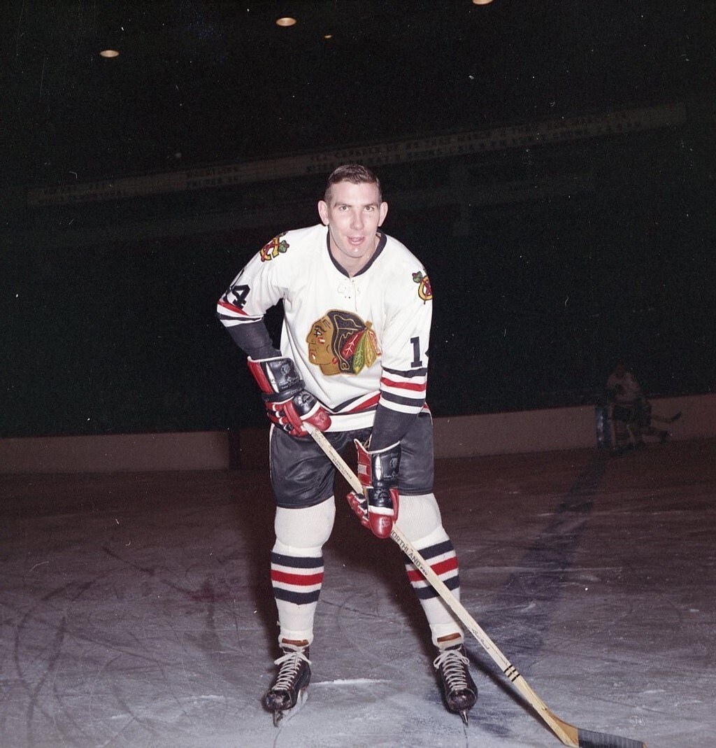 JDE1-32 DOUG ROBINSON CHICAGO BLACKHAWKS ORIGINAL J.D. MCCARTHY 2-1/4 ...