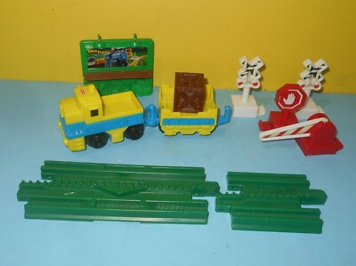 2004 Fisher Price GeoTrax Yellow Freight Way Set w/ Crossing ...